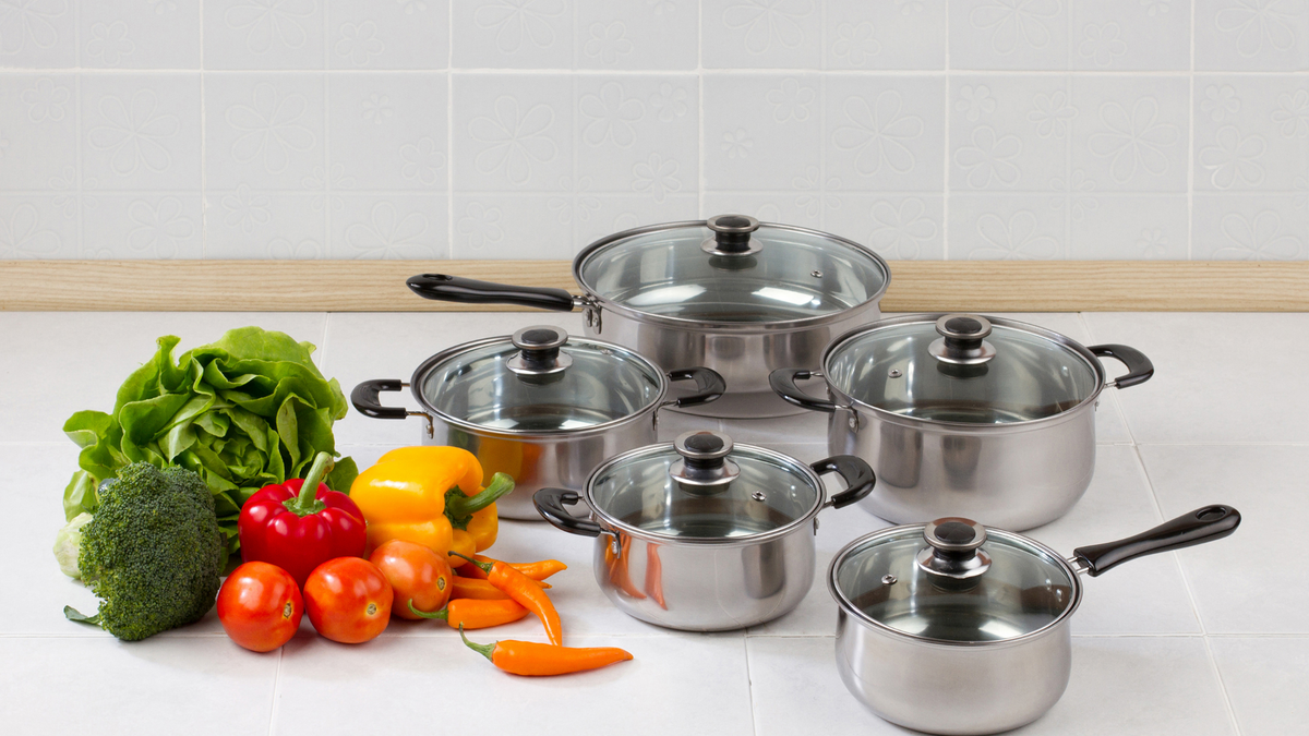 How to Organize Pots and Pans in a Small Kitchen – All About Tidy